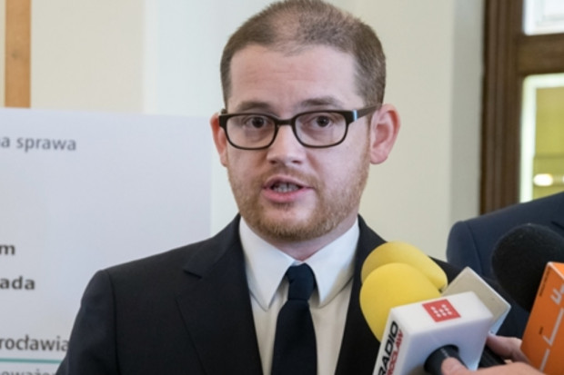 Zmiany kadrowe - nowe twarze, awanse, transfery | PulsHR.pl